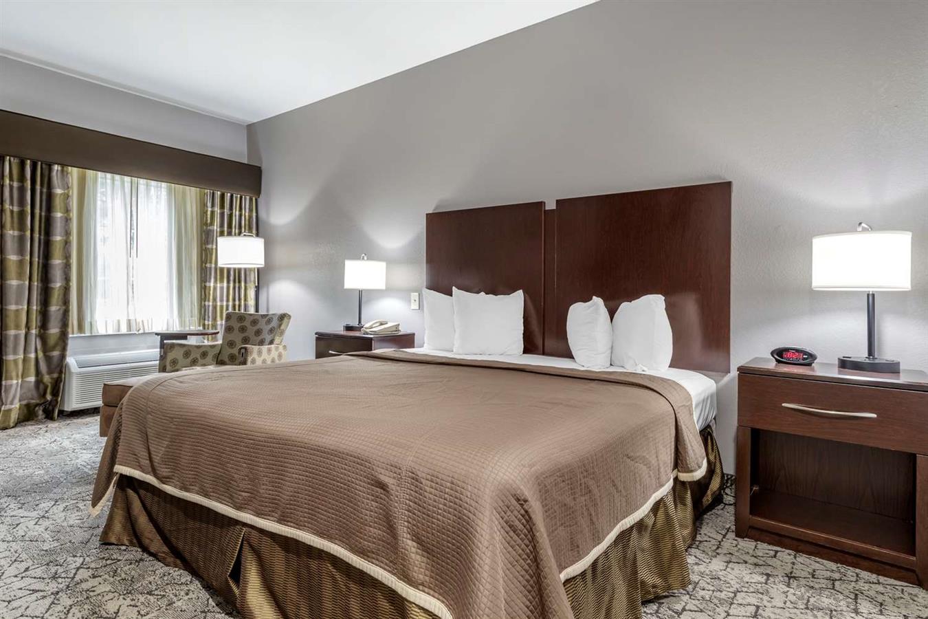 Hotel in Oakdale - BW Oakdale Inn Oakdale