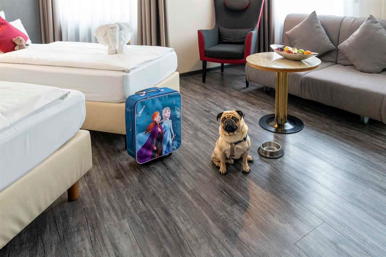 Hotel in Ditzingen - PLAZA Hotel Blankenburg Ditzingen, Sure Hotel ...